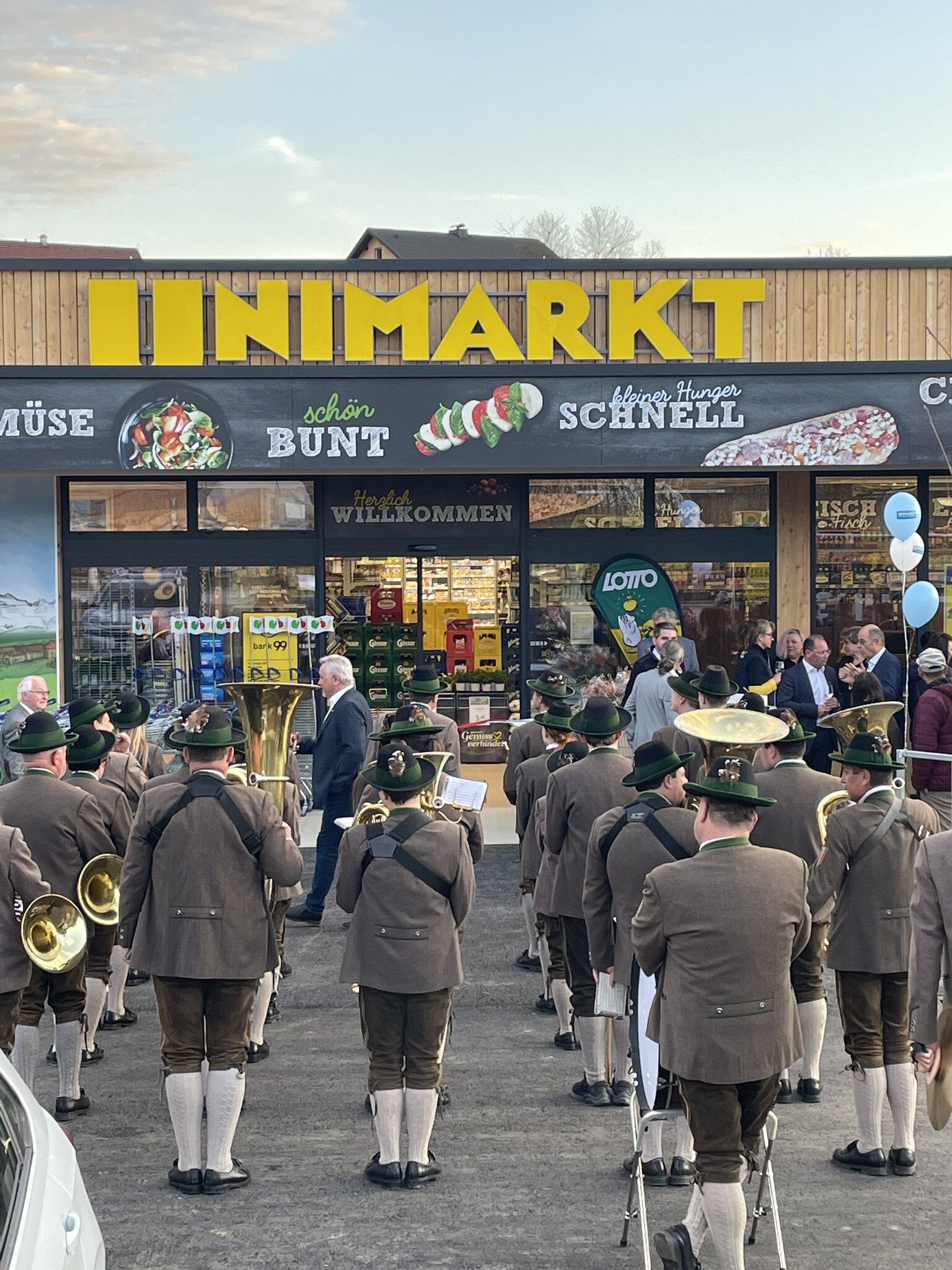 Eröffnung Unimarkt: Thal hat seinen lang ersehnten Nahversorger - Graz ...