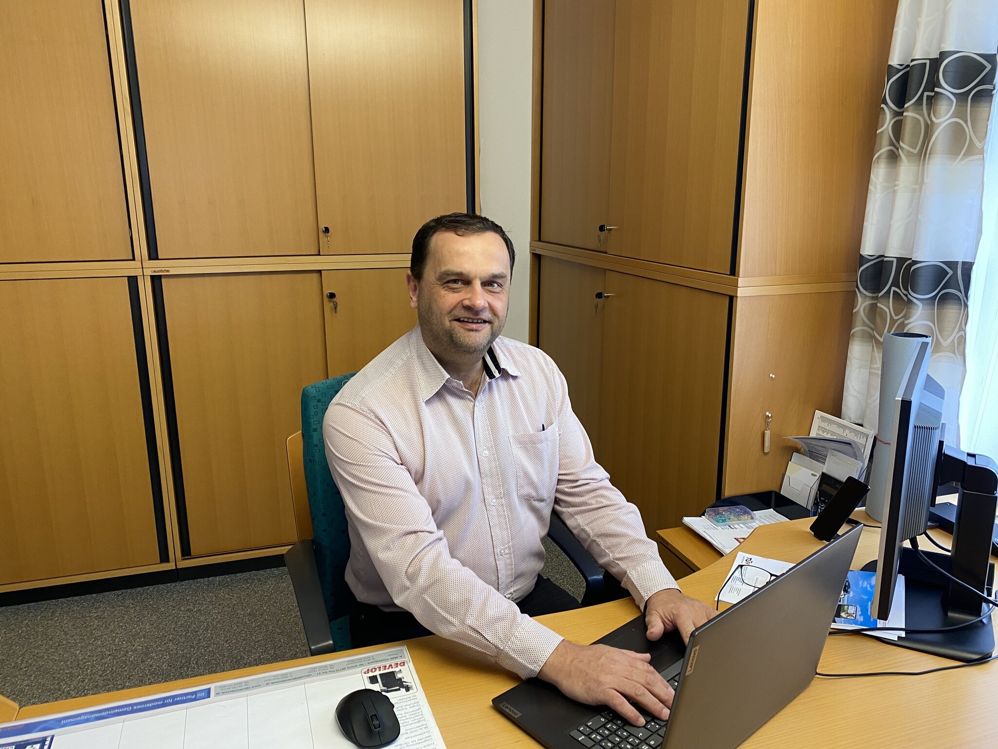 Unterwegs im Bezirk: Der Bürgermeister von Burgkirchen im Interview ...