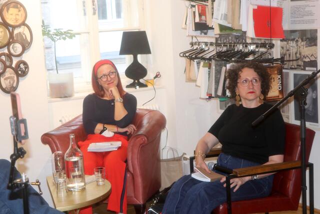 Zeichen der Zeit: Die Überreste des Faschismus an den Fassaden der ...