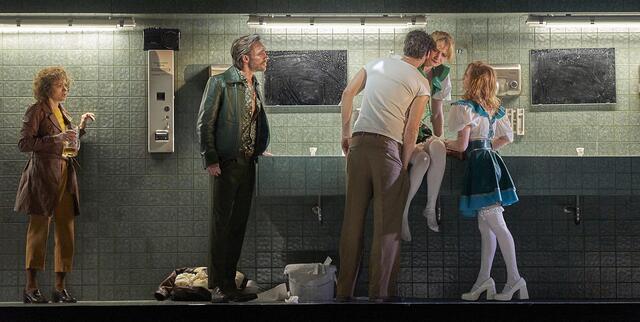 "Ballade voll stiller Trauer": "Kasimir und Karoline" feiert Premiere ...