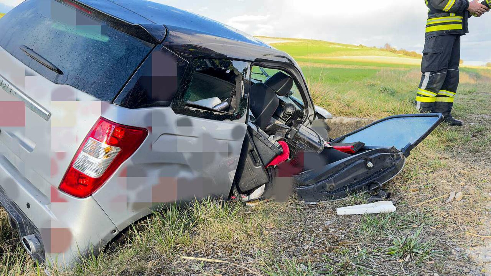 Verkehrunfall: Menschenrettung bei Unfall mit Microcar in Haunoldstein - Melk