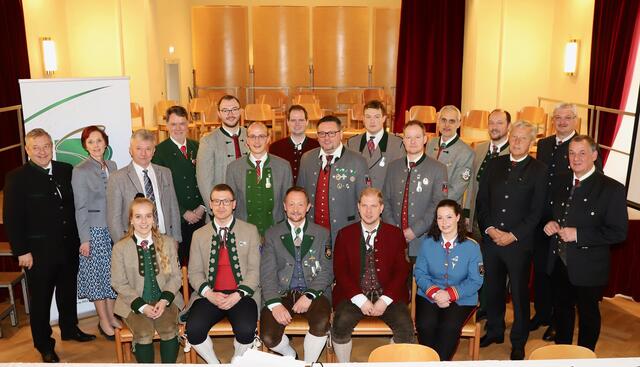 Großer Freskensaal Schloss Pöllau: Rollentausch bei der Blasmusik ...