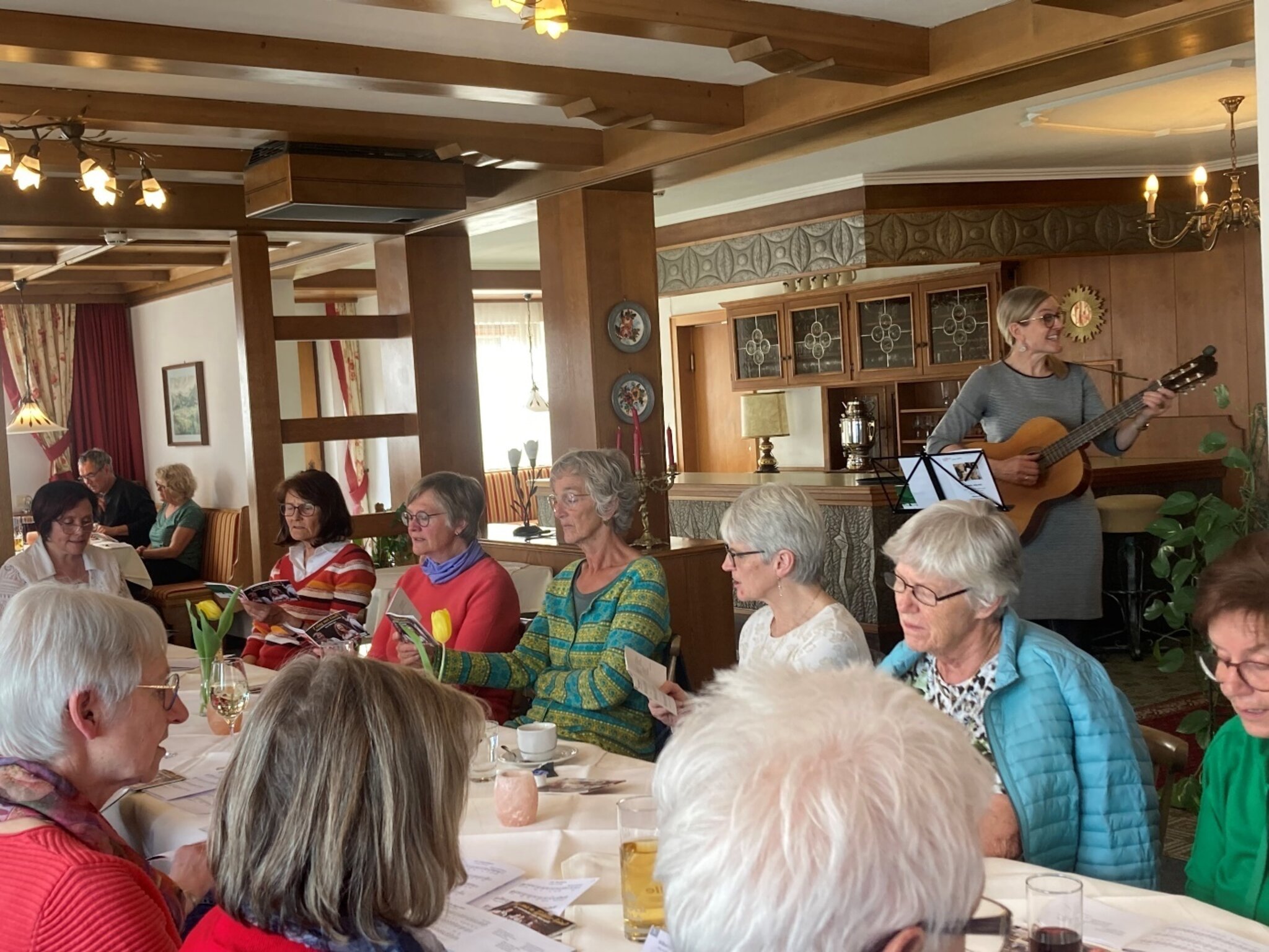 Offenes Singen in Reutte: Erstes Treffen fand großen Anklang - Reutte