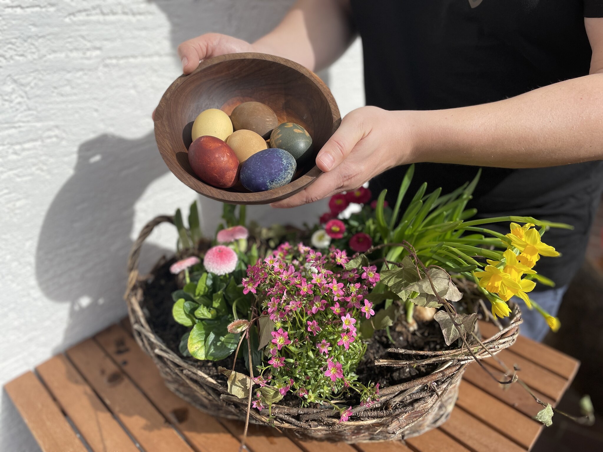 Ostern 2023: So färbt man Ostereier auf natürliche Weise mit ...