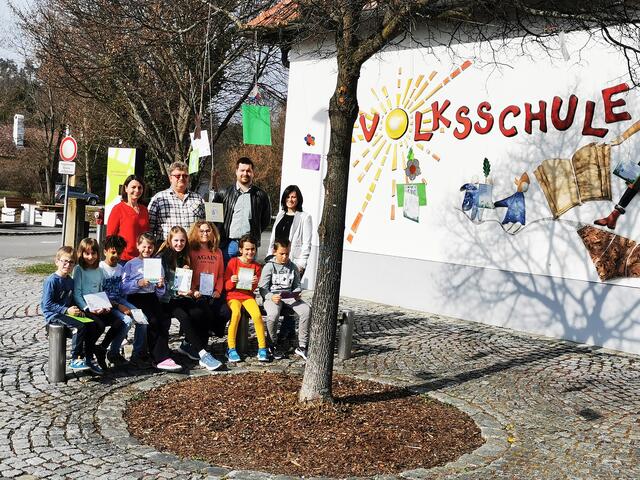 Eigene Gedichte in der Volksschule verfasst: "Pflück dir ein Gedicht ...