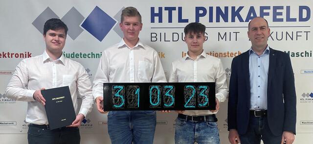 HTL Pinkafeld: Elektronik-Wire Clock im Nixie-Clock Style - Oberwart