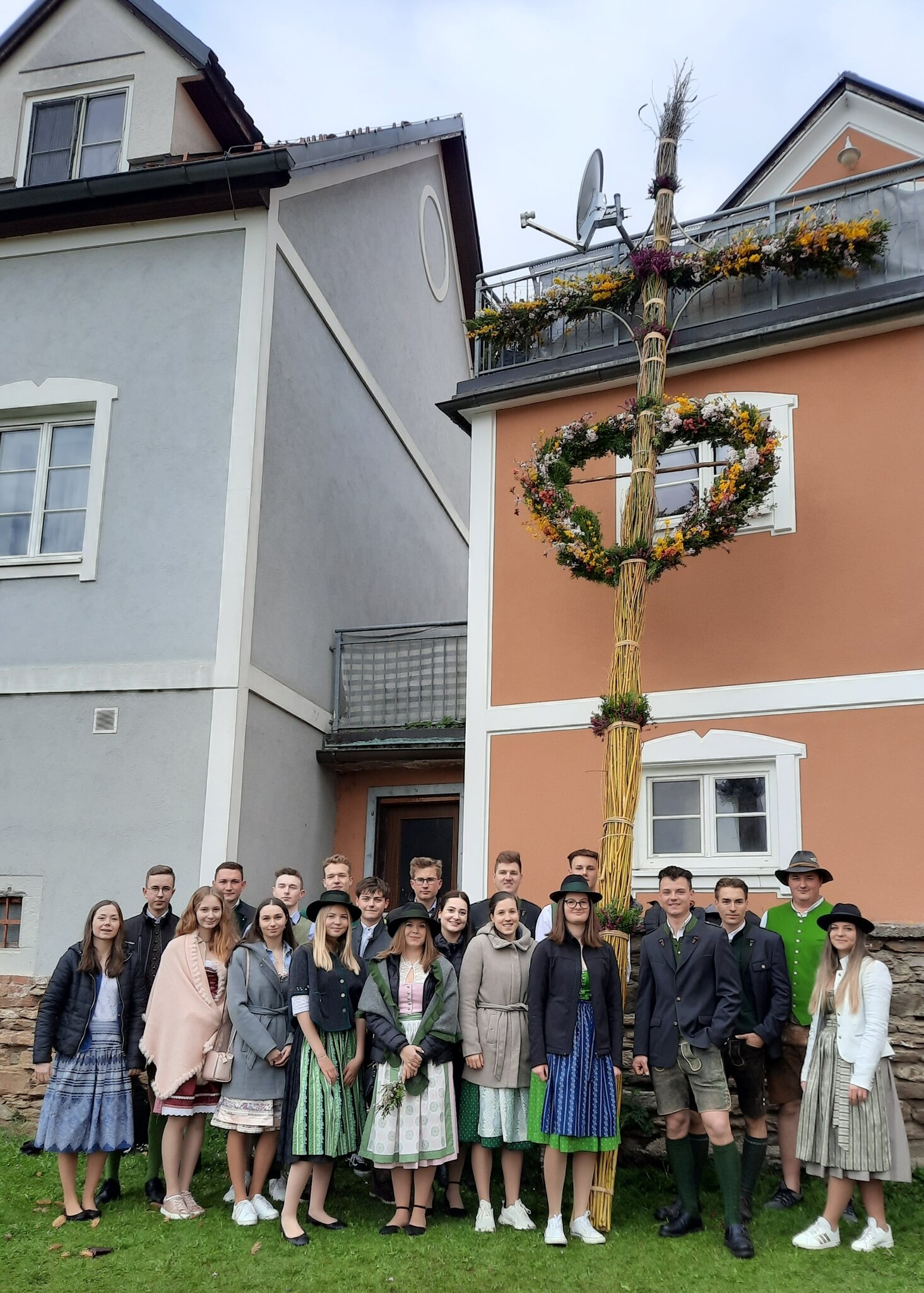 Landjugend Ligist-Krottendorf-Gaisfeld: Neun Meter hoher Palmbuschen ...