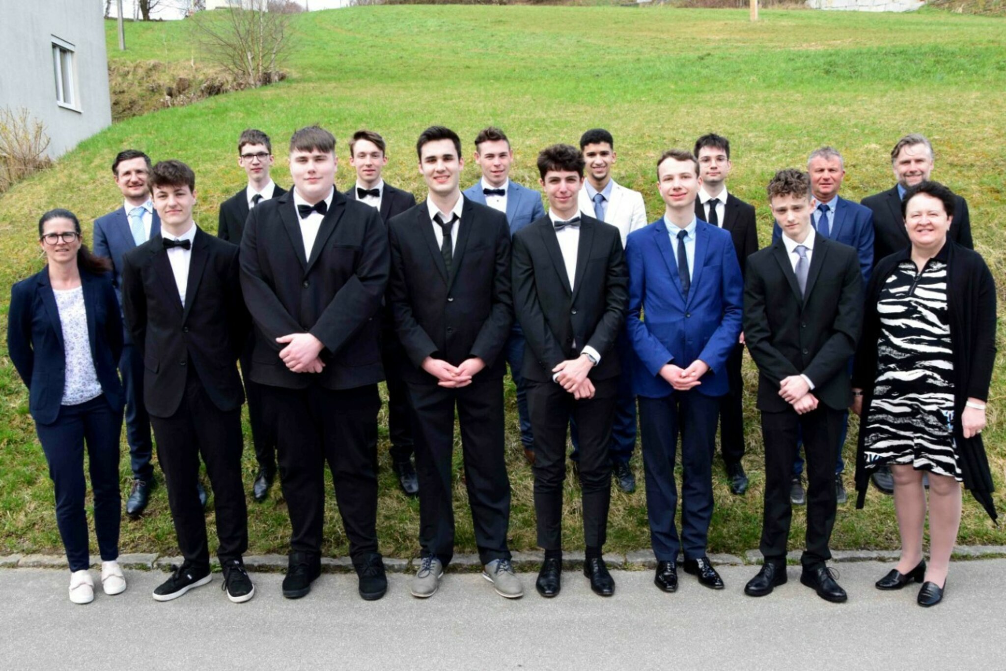 Haslach: Weiße Fahne an der Technischen Fachschule gehisst - Rohrbach