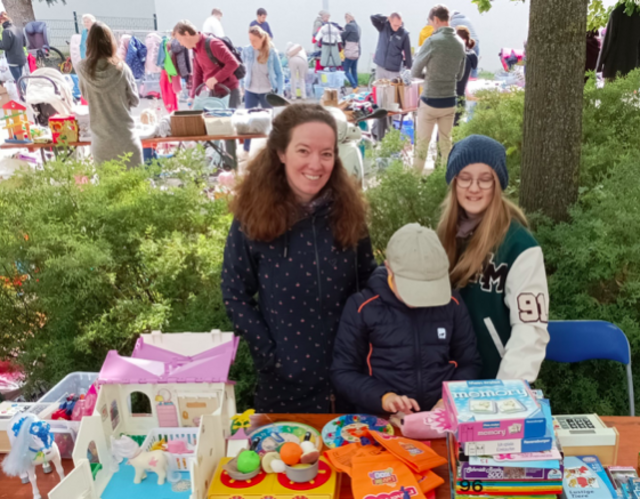 Schatzsuche am Kirchenplatz: Outdoor Kindersachen-Flohmarkt in Baden ...