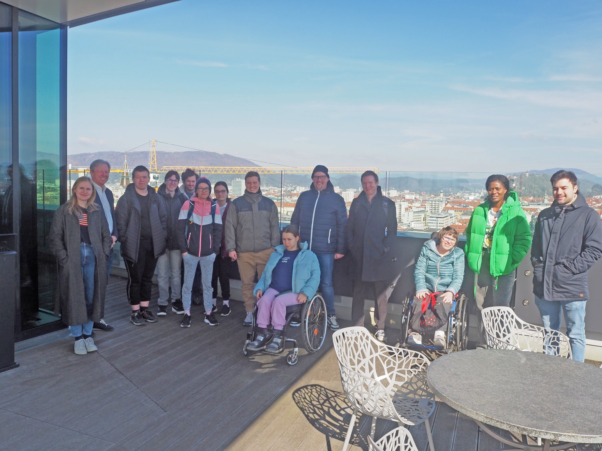 Besuch im Tower: Redaktionskollegen von "atempo" bei Regionalmedien ...
