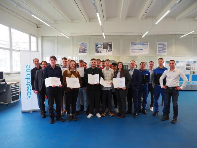 Wirtschaft: Erfolgreicher Lehrabschluss für 13 Jungfachkräfte - Krems