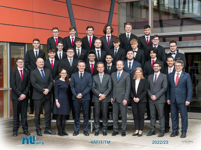 2022/23: Fachschüler an der HTL Perg freuen sich über Abschluss - Perg