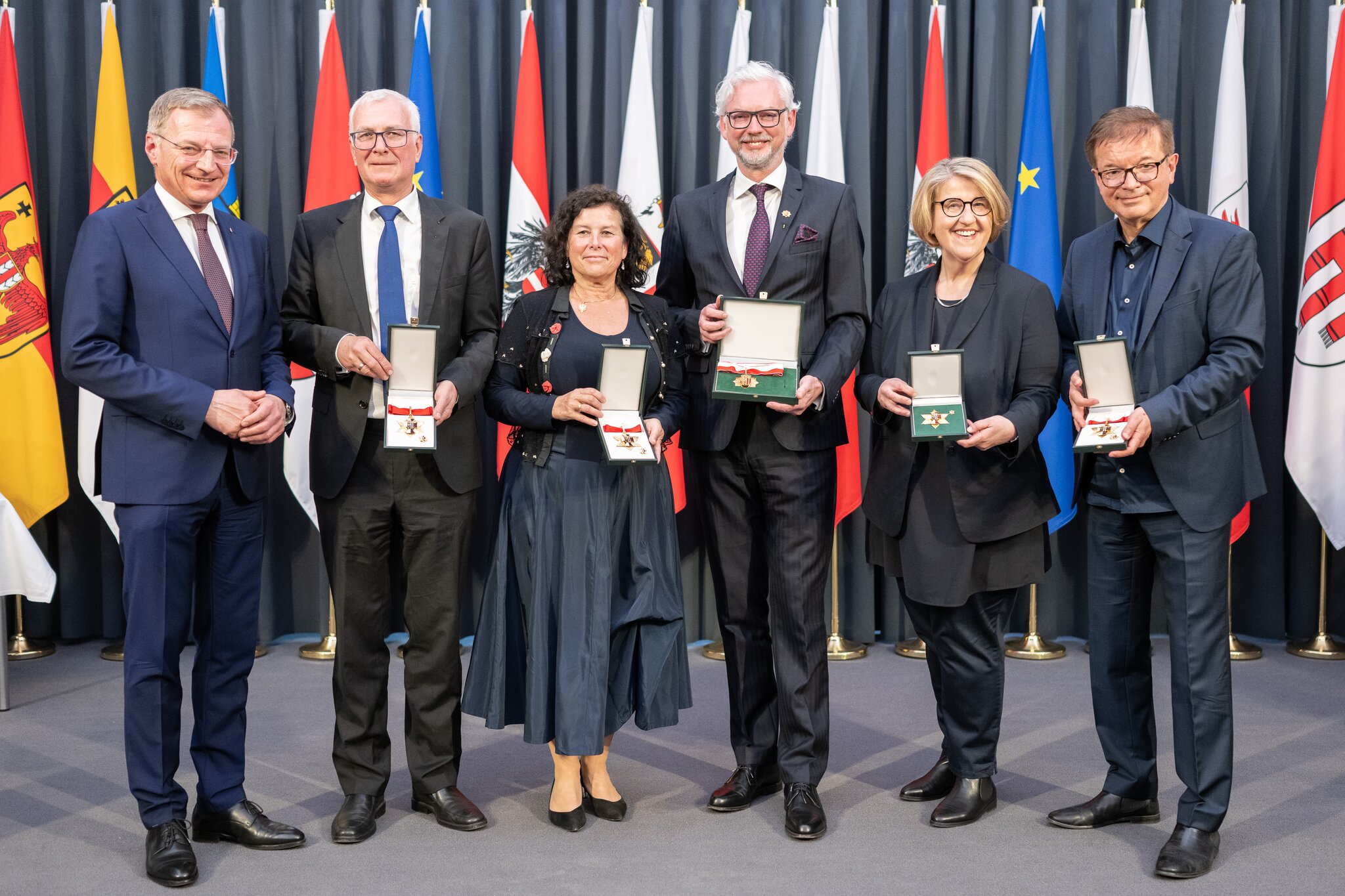 Auszeichnung: Ehemalige Landesräte erhalten Ehrenzeichen des Landes OÖ ...