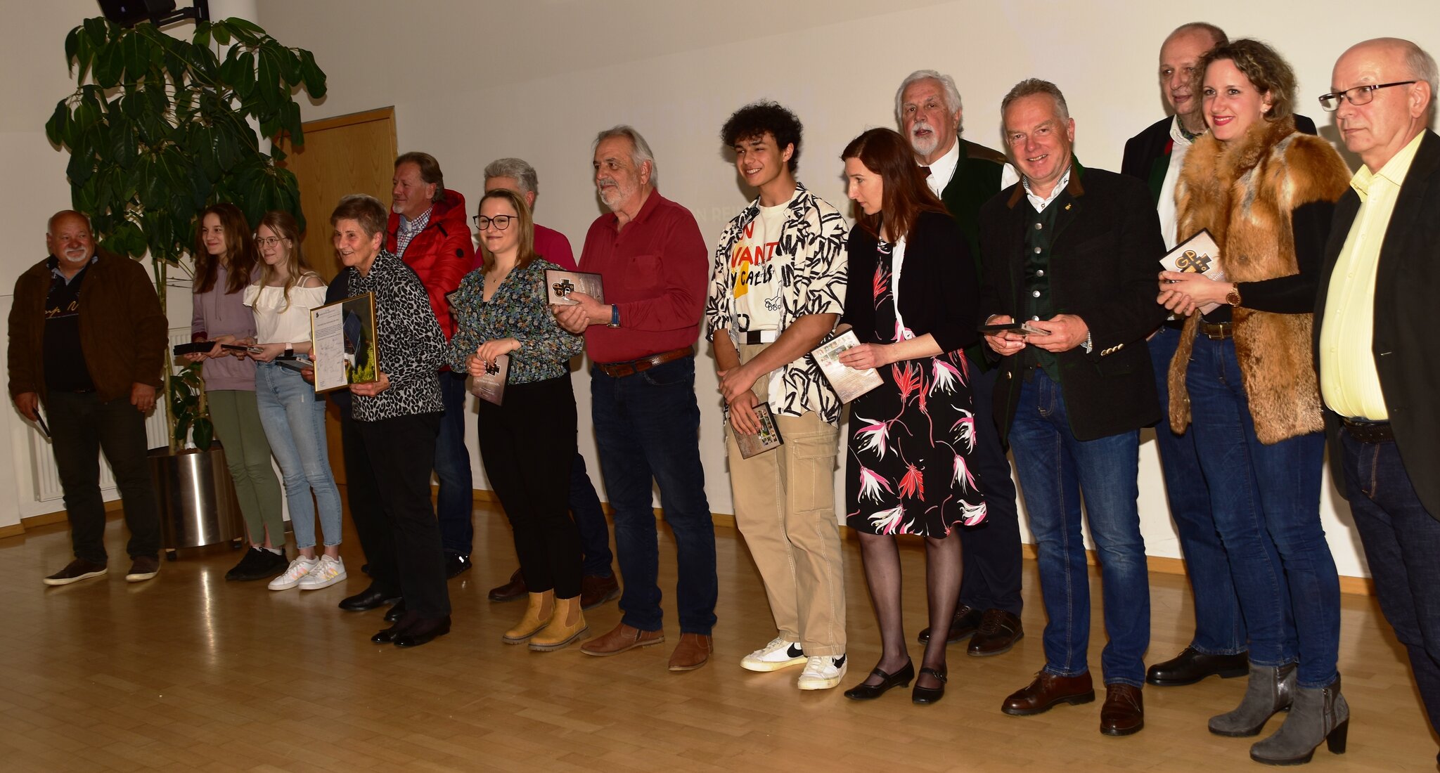 PREMIERE - FILM AB: HERRLICH, EINFACH HERRLICH - Die neueste Produktion ...