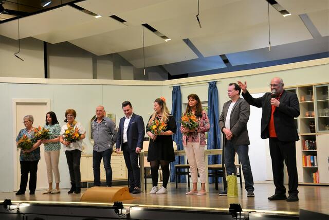 Volksbühne St. Michael: Volles Haus bei der Premiere von "Der Mann aus ...