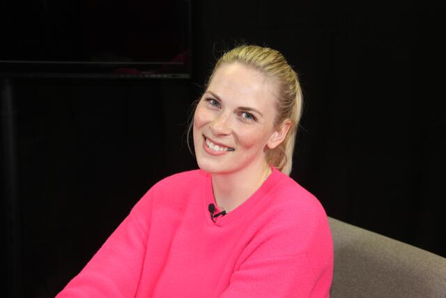 Im Talk: Newcomerin Emma-Mo präsentiert aktuelle Single „Nach Dir ...