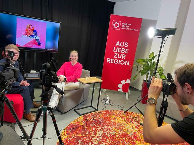 Im Talk: Newcomerin Emma-Mo präsentiert aktuelle Single „Nach Dir ...