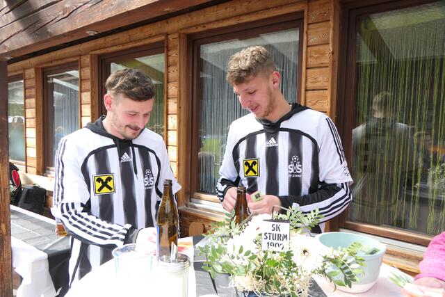 SK Sturm Graz macht Station in der Stanz: Fans begeistert von Begegnung ...