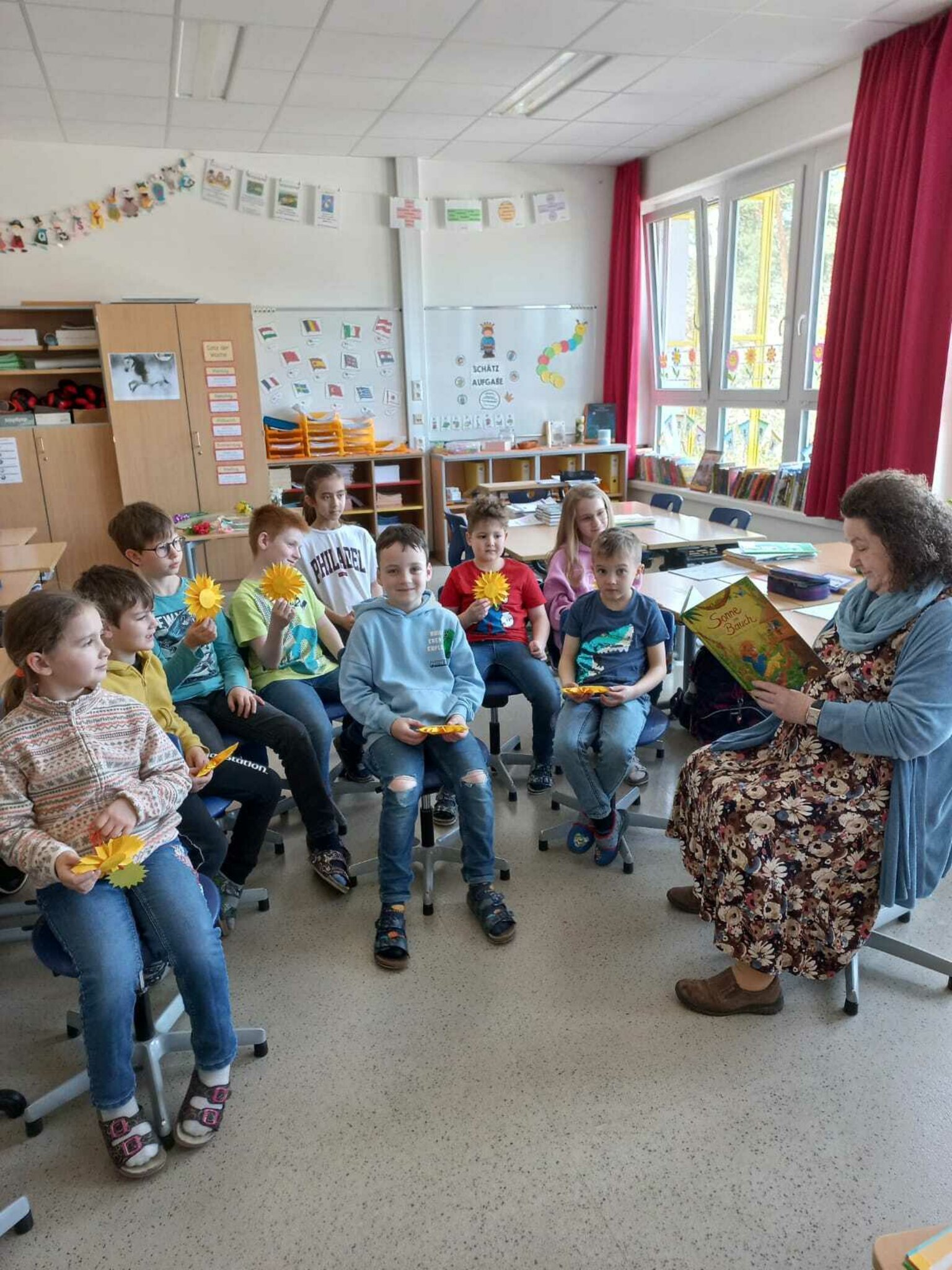 Lesen stärkt die Seele (Voltaire): Vorlesestunde an der VS1 Marchtrenk - Wels & Wels Land