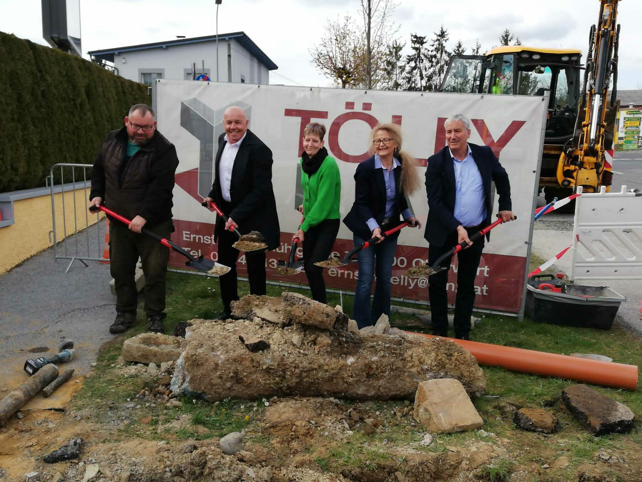 Oberwart: Spatenstich für neue Trafik von Andrea Holper gesetzt - Oberwart