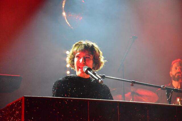 Ina Regen konzertierte im RathausSaal Telfs: Es war „Fast wie Radlfahrn ...