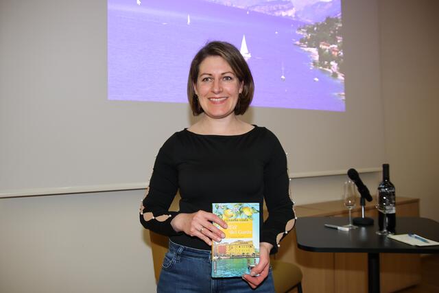 Krimi-Lesung in Grödig: Gardasee als Krimi-Schauplatz - Flachgau