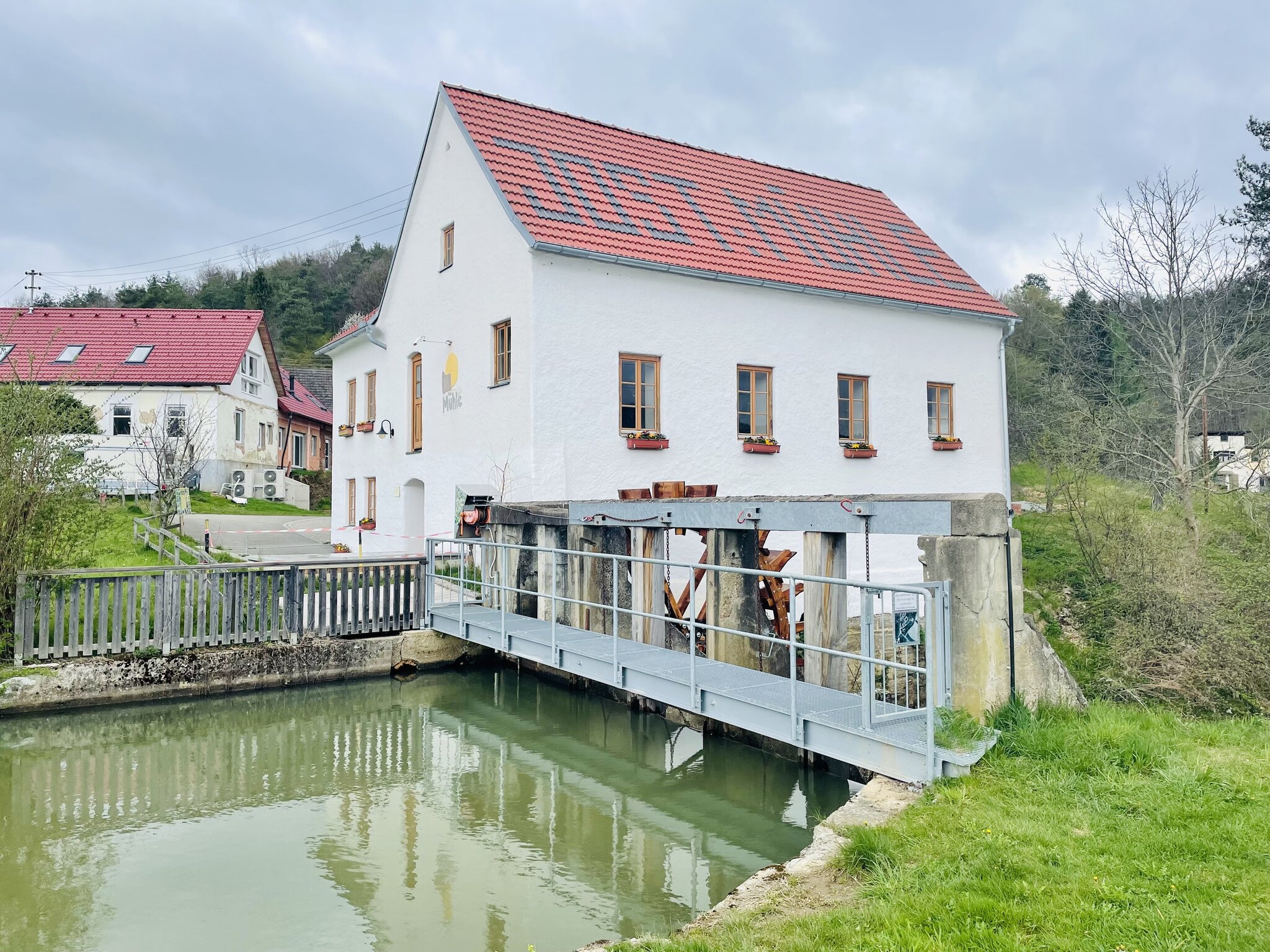 Ausgetauscht: Neues Mühlrad für die Jost-Mühle in Windisch Minihof ...