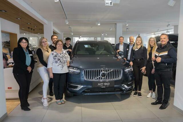 Gemütliche Feier mit Kunden: PS-starkes Frühlingsfest bei Denzel ...