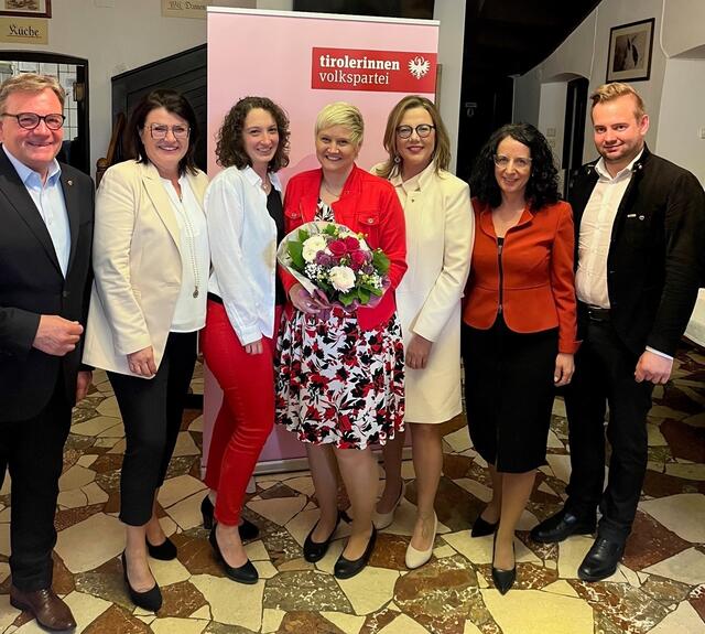 Tirolerinnen in der Volkspartei: Manuela Seeberger neue Frauenchefin im ...