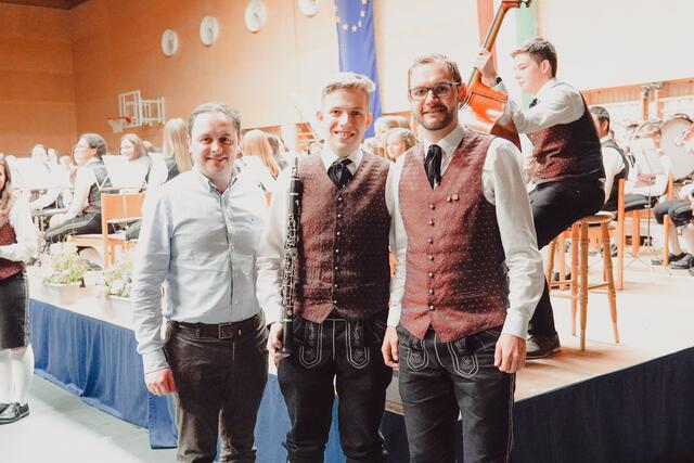 Von Sparkasse: Musikkapelle Andorf bekam neue Klarinette gesponsert ...