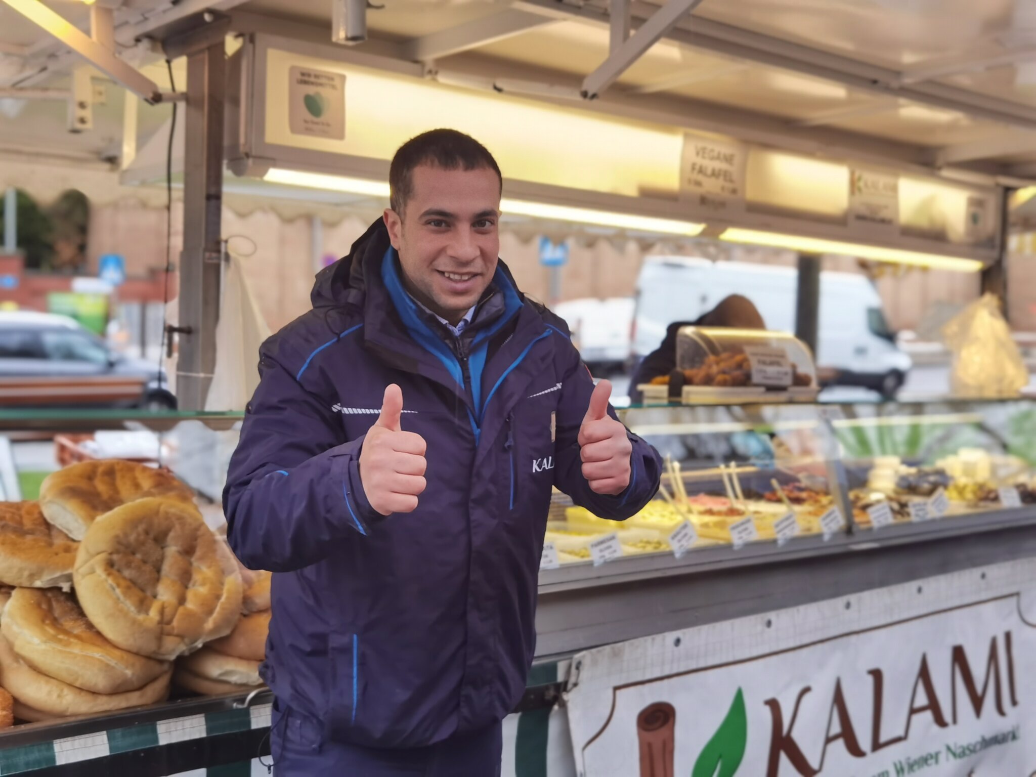 Leopold-Kunschak-Platz: Am Alszeilenmarkt wird für die Mütter aufg’spüt ...