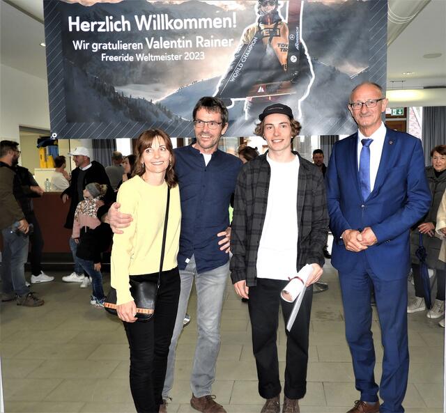 Valentin Rainer wurde in Mils empfangen: Großer Bahnhof für den ...