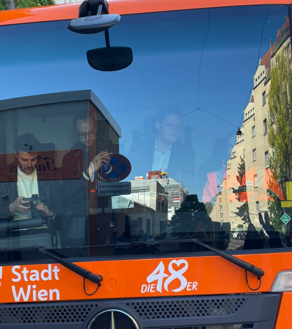 48er-Neuheit: Wien testet erstes mit Wasserstoff betriebenes Müllauto ...