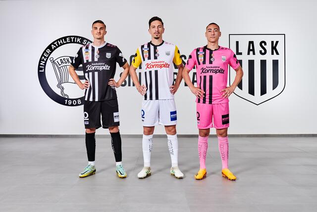 Bei Präsentation der Trikots: LASK überrascht mit einem neuen Logo - Linz