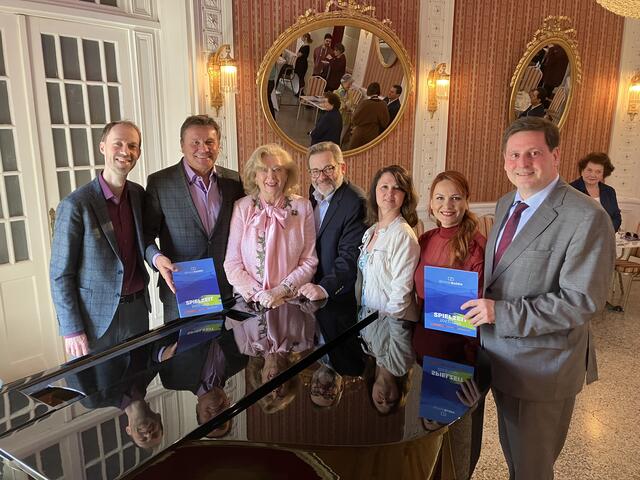 Motto „Andere Länder, andere Sitten“:: Bühne Baden präsentiert ...