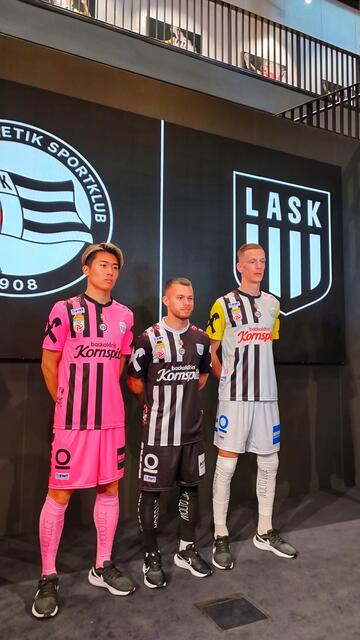Bei Präsentation der Trikots: LASK überrascht mit einem neuen Logo - Linz