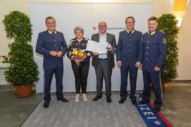 Landespolizeidirektion: Verdienter Landecker Polizist wurde ...