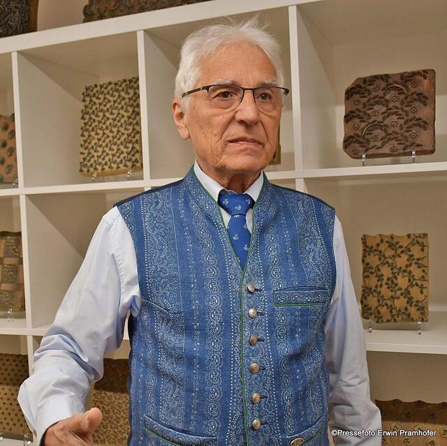 Gutau machte blau: 6.000 Gäste beim traditionellen Färbermarkt - Freistadt