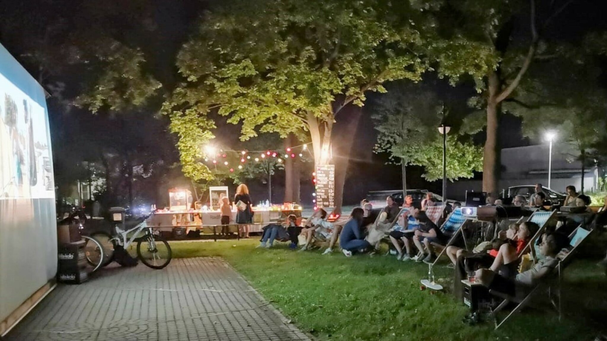 Radlobby Deutsch-Wagram: Open Air Radlkino in Deutsch-Wagram - Gänserndorf
