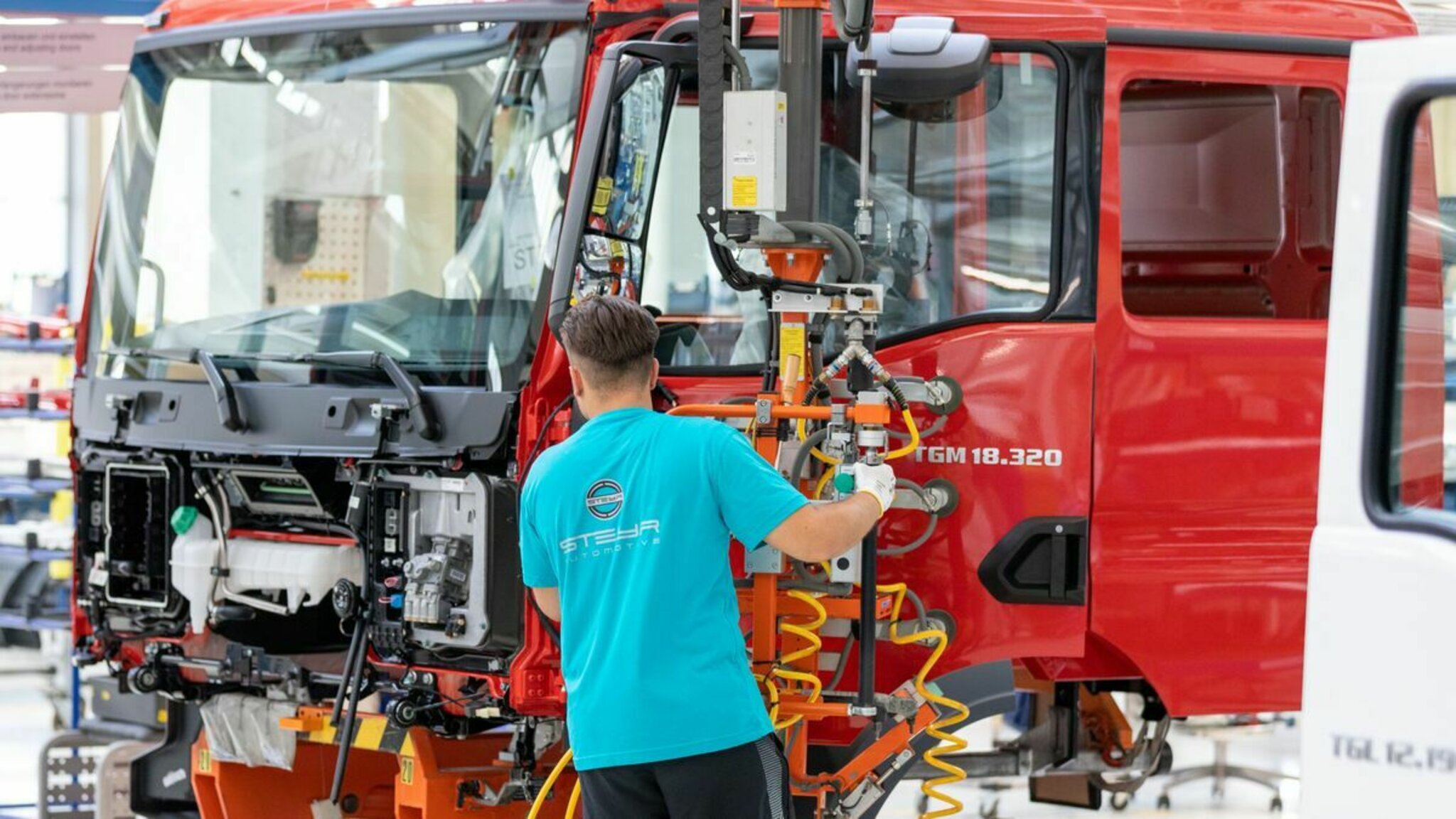 Steyr Automotive: 70 Mitarbeiter stehen in Steyr vor Kündigung - Steyr ...