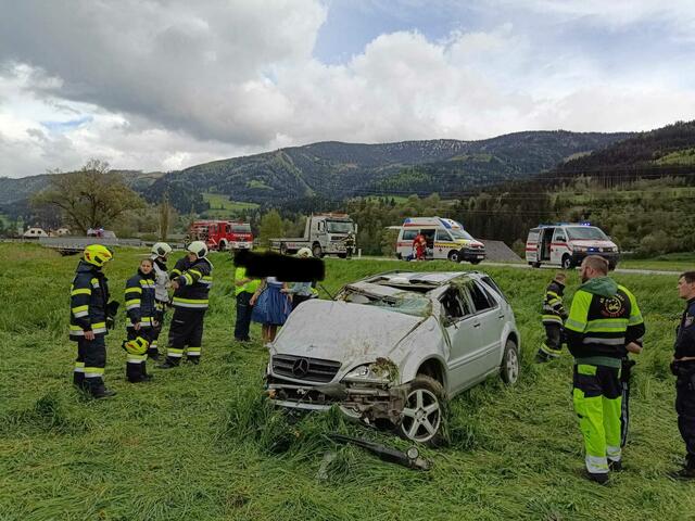 Verkehrsunfall mit zwei Verletzten: Rettungshubschrauber in Lassing ...