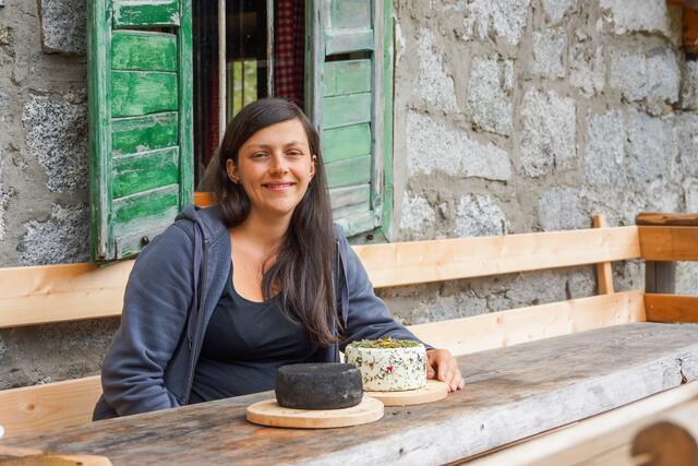Moderne Käseherstellung: Traditionshandwerk am Fuße der Hohen Tauern ...