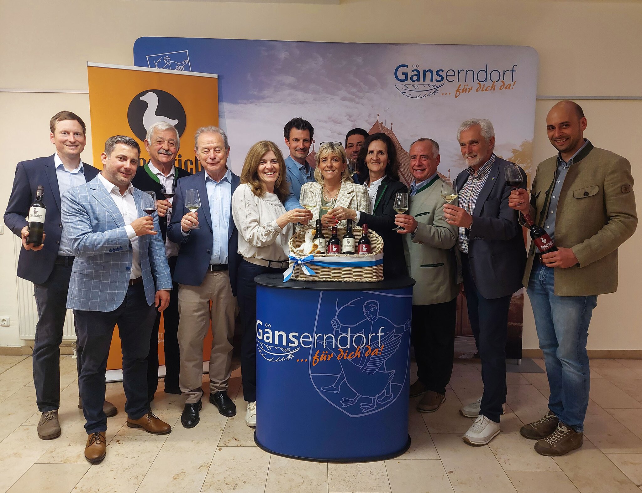 Stadtweinpräsentation in Gänserndorf: Geheimnis um den neuen Gänserich ...