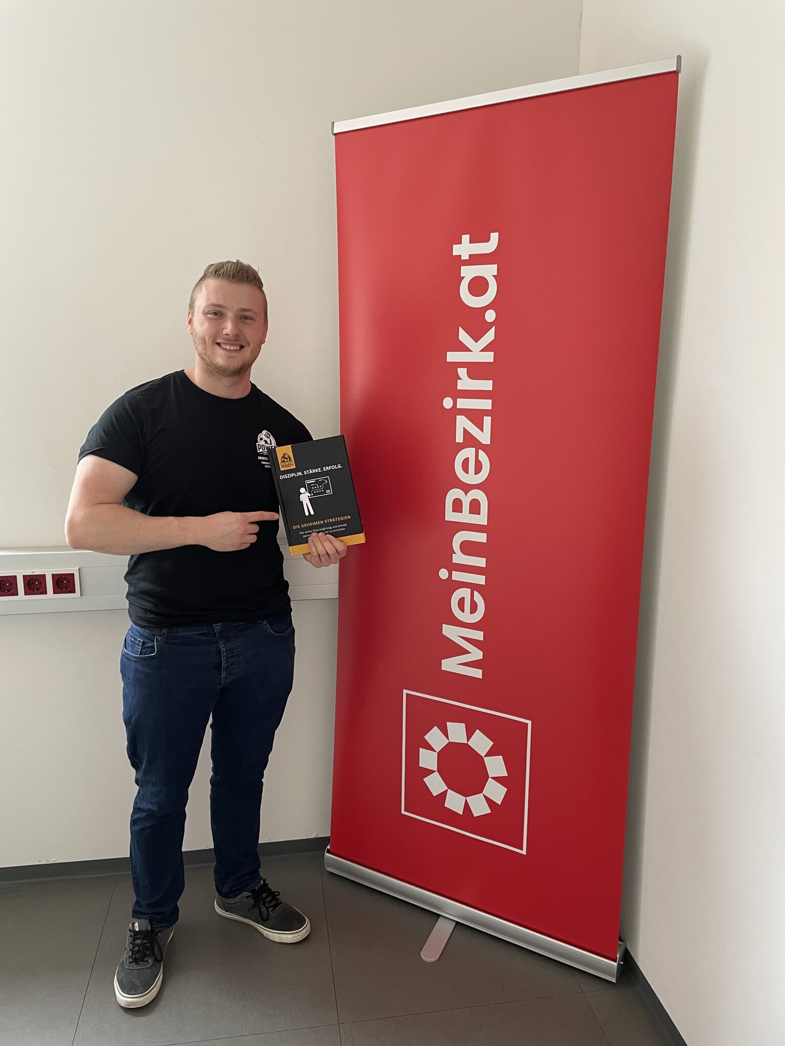 Buchpräsentation: Natternbacher schreibt über Disziplin, Stärke und Erfolg - Grieskirchen & Eferding