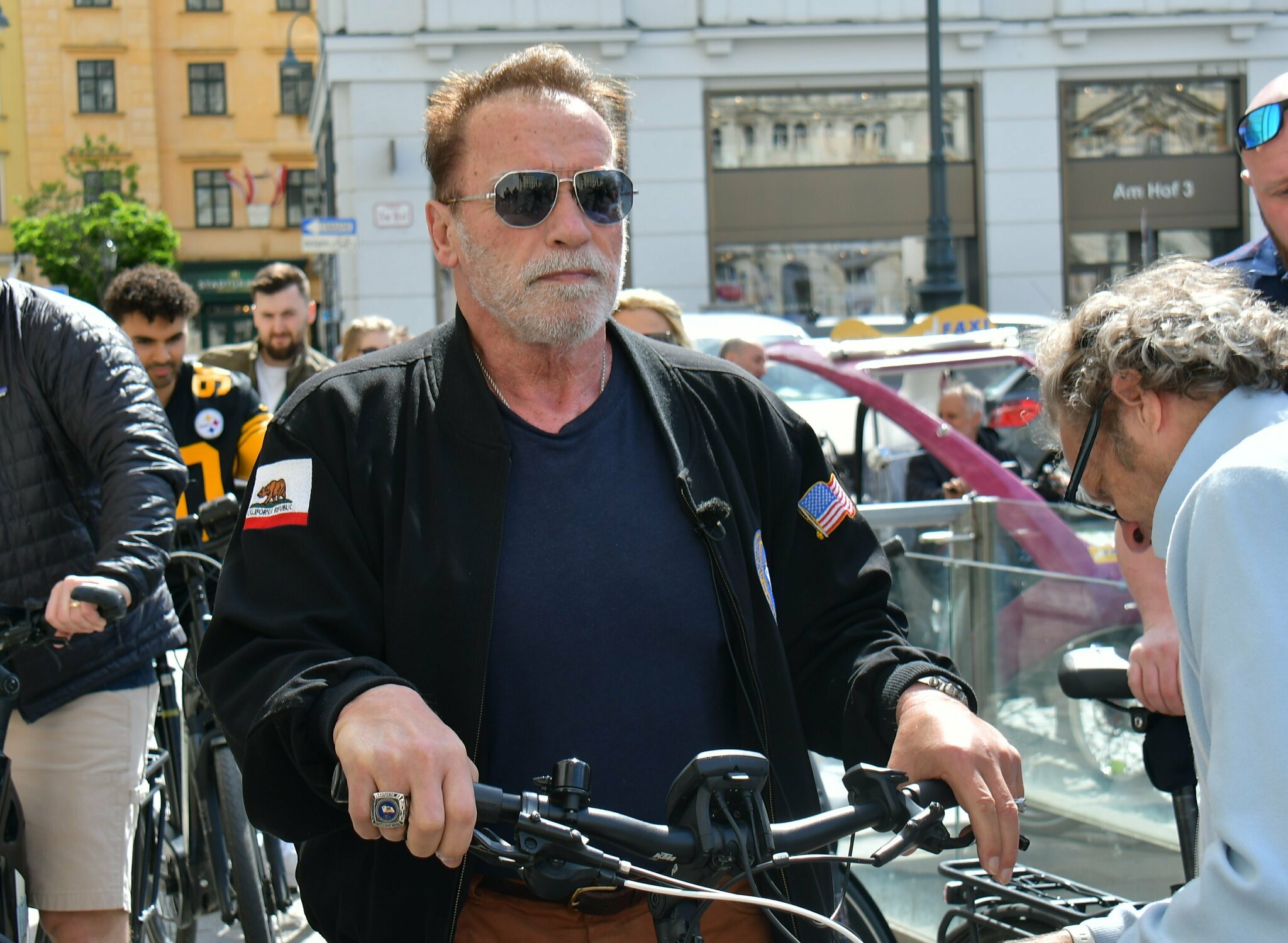 Seitenblicke: Arnies Wienbesuch - Vöcklabruck