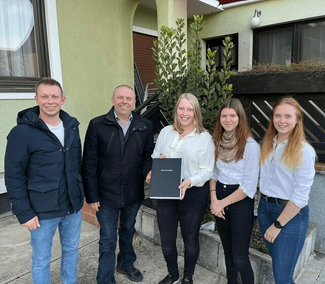 Oleanderhof Breitenbrunn: Bautechnik-Maturanten planen Zweifamilienhaus ...