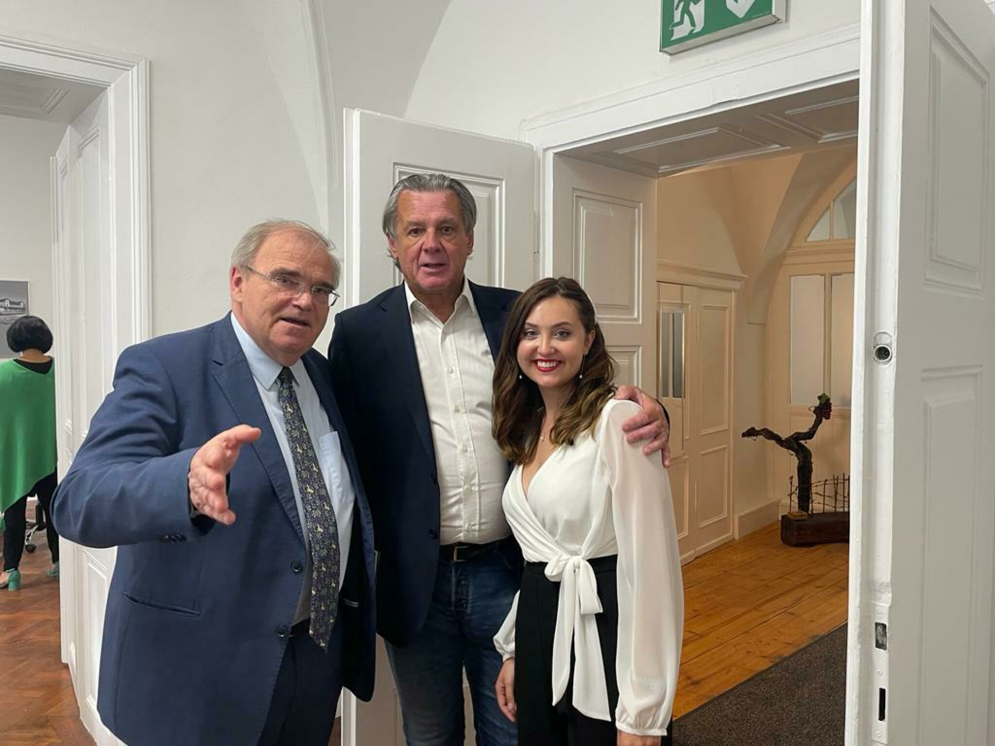 Dr. Alfred Boran: Glanzvolle Eröffnung: Anwälte, Kulinarik und Promis ...