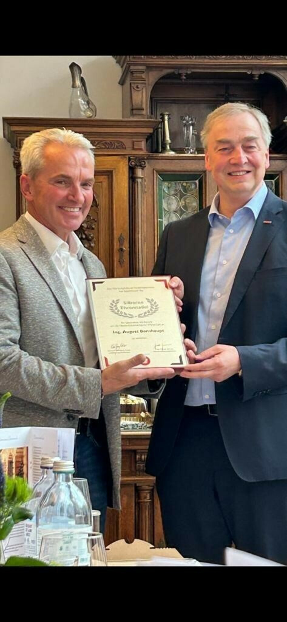Jubiläum in Stockerau: Silberne Ehrennadel für August Bernhaupt ...