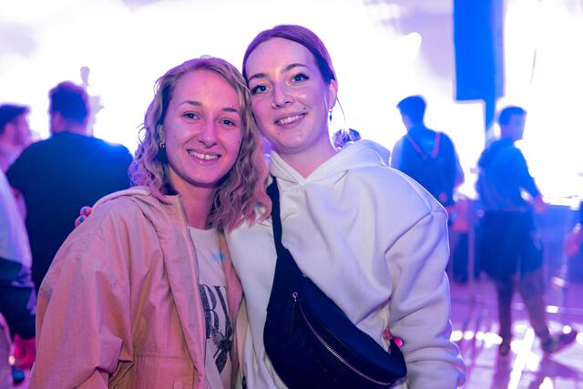 Bildergalerie 50 Jahre Traun: DJ-Duo 2:tages:bart im Partyzelt vor der ...