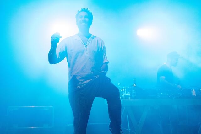 Bildergalerie 50 Jahre Traun: DJ-Duo 2:tages:bart im Partyzelt vor der ...